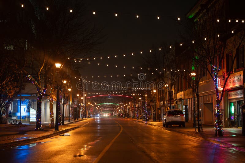 Night View of Queen Street in Niagara Falls. Editorial Stock Image ...