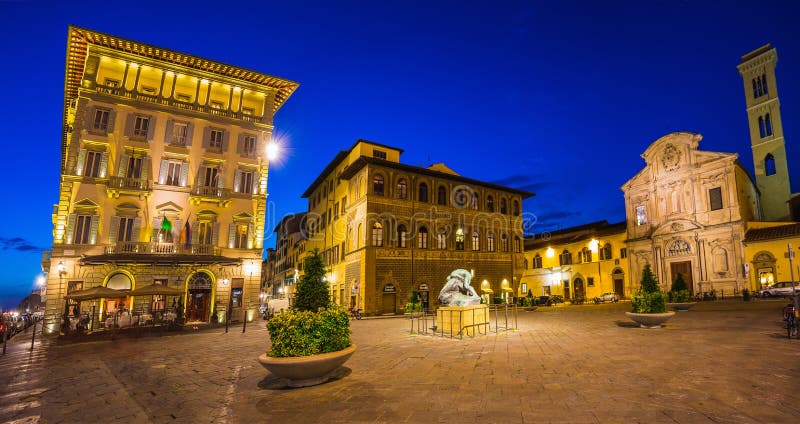 Night View of the Town Square in Florence Italy Editorial Stock Photo ...