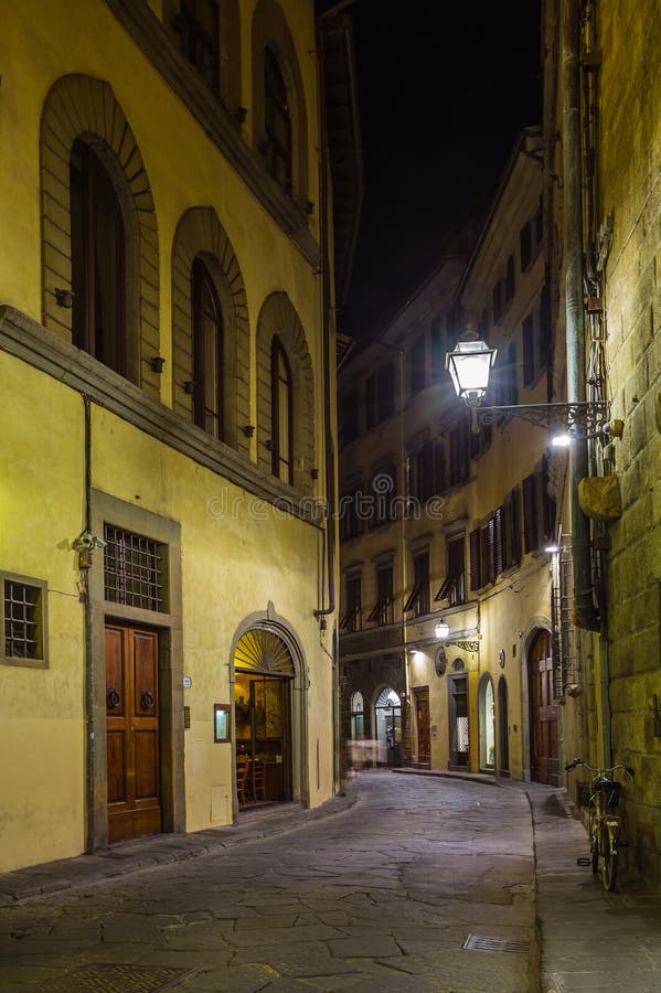 Night View of the Town Square in Florence Italy Editorial Photography ...