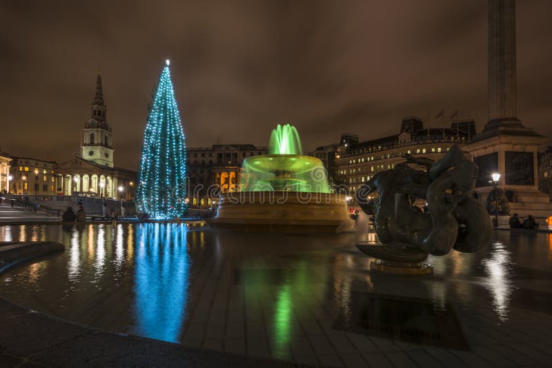 Night View of Trafalgar Square with Christmas Tree Editorial ...