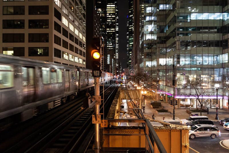 Night View of Train and Elevated Rail Line in Chicago Editorial Photo ...
