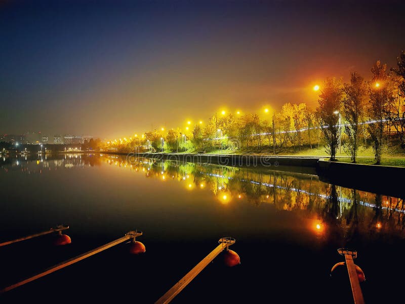 Night view with water stock image. Image of bridge, reflection - 164474639
