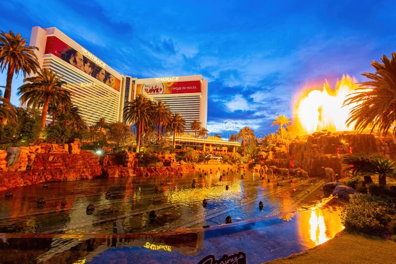 Night Volcano Fire Show of the Mirage Editorial Photo - Image of ...