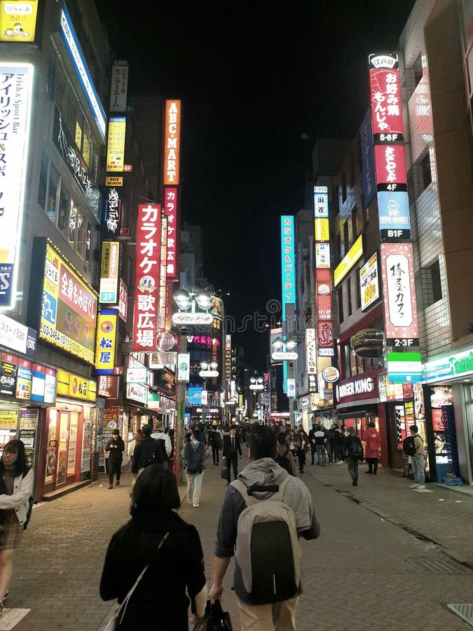 Night Walk in Shinjuku, Tokyo Editorial Image - Image of building ...