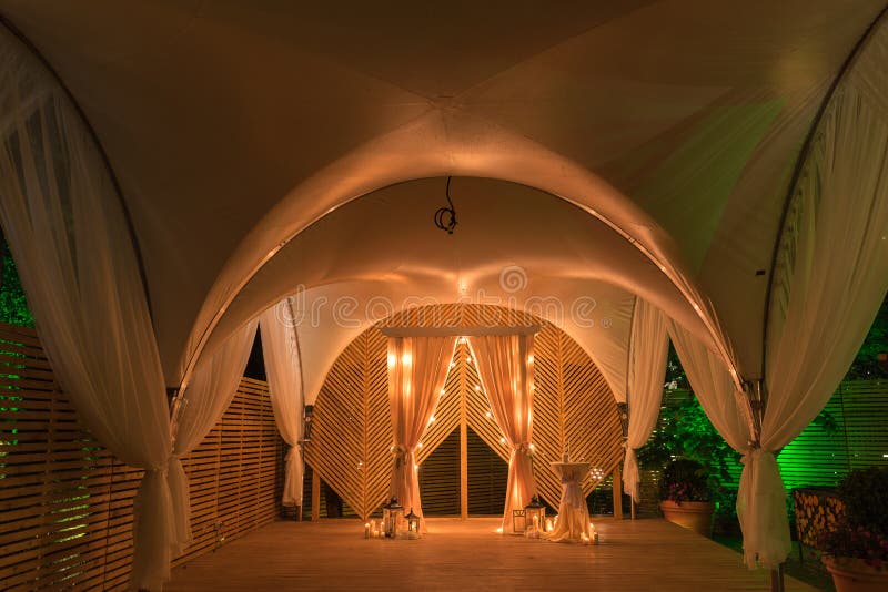 Night Wedding Arch Illuminated Light Bulbs-2 Stock Image - Image of ...