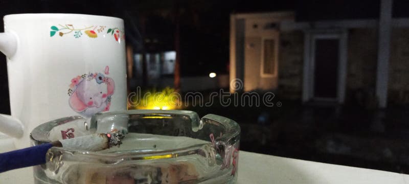 The Nighttime Atmosphere when the Rain Comes Along with Drinking Coffee ...