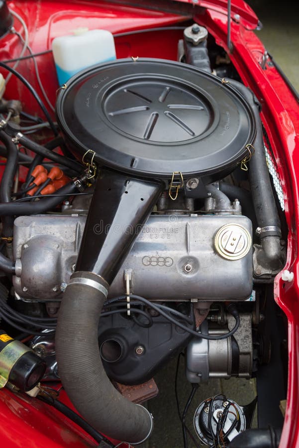 An Oldtimer Engine of a Pontiac Editorial Photo - Image of style, motor ...
