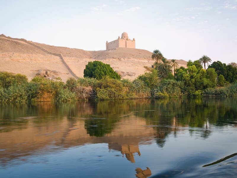 Oase neben Nil-Fluss stockfoto. Bild von abenteuer, boot - 9601258