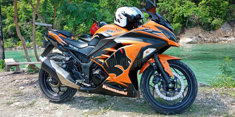 Ninja 250 fi editorial photo. Image of bike, vehicle - 210353601