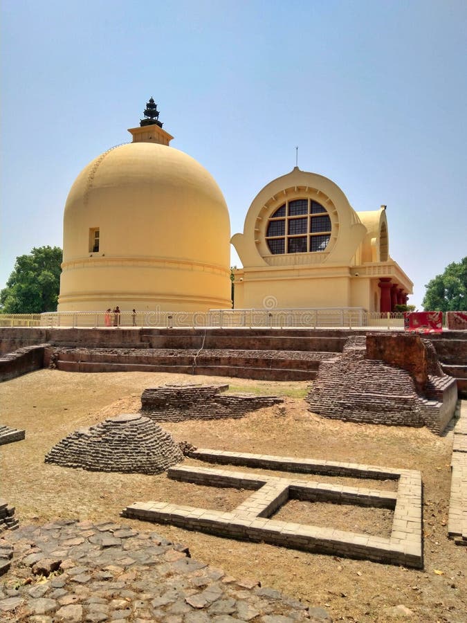 Nirvana Temple and Stupa, Kushinagar, Uttar Pradesh, India Stock Image ...