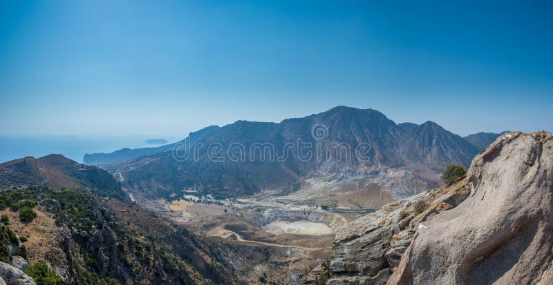 Nisyros Wulkanu Panorama Grecja Zdjęcie Stock - Obraz złożonej z krater ...