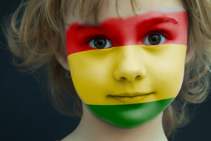 Niño Con Una Bandera Pintada De Bolivia Imagen de archivo - Imagen de ... Niño Con Una Bandera Pintada De Bolivia Imagen de archivo - Imagen de ...
