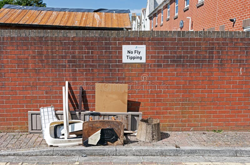 No Fly Tipping editorial photography. Image of sign - 324336502