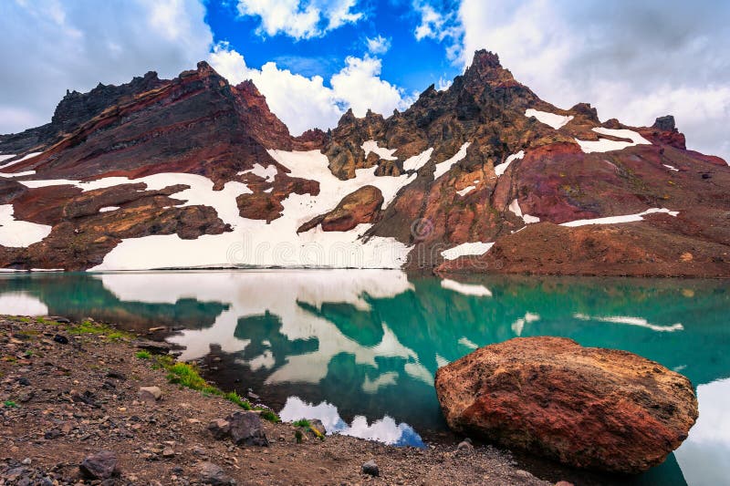 No Name Lake, Alpine Lake at the Base of Broken Top, Three Sisters ...