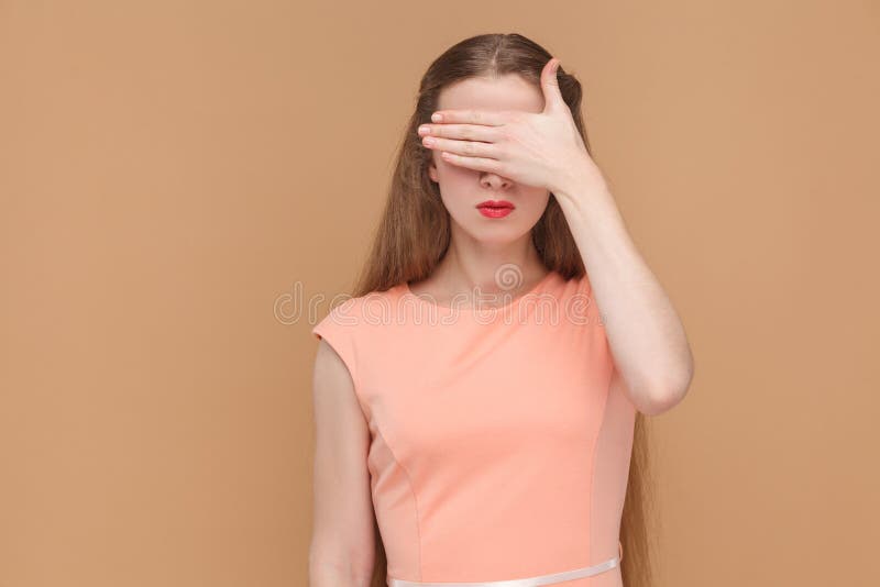 No Quiero Ver Esto Ojos Cubiertos Con La Mano Foto de archivo - Imagen ... No Quiero Ver Esto Ojos Cubiertos Con La Mano Foto de archivo - Imagen ...