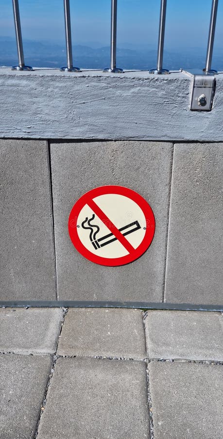 No smoking sign stock image. Image of public, sign, symbol - 337779359
