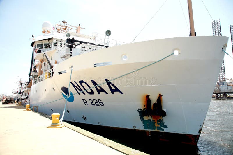 NOAA Research Vessel Pisces Editorial Image - Image of pollution, dock ...