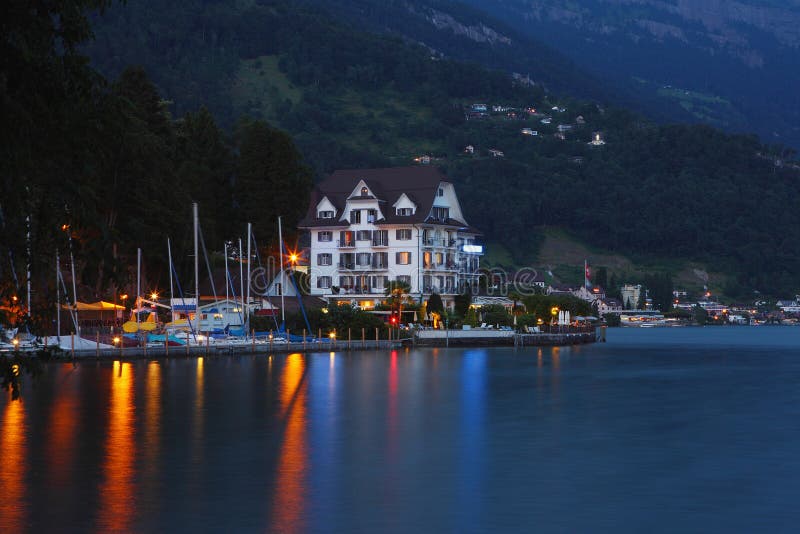 Noche del lago lucerne imagen de archivo. Imagen de escenas - 33456065