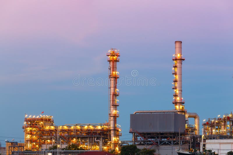 Ropa Naftowa I Rafineria Ropy Naftowej Obraz Stock - Obraz złożonej z ...