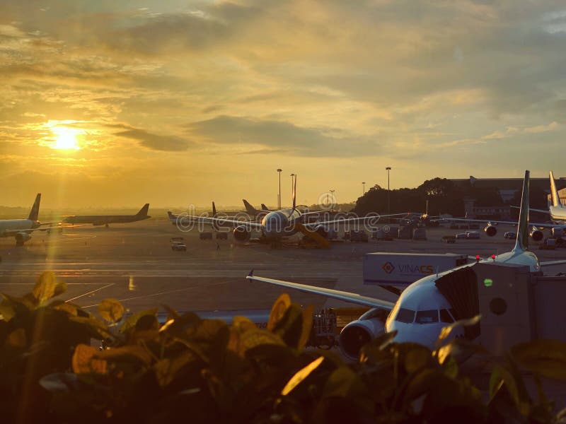 Noibai Airport editorial photo. Image of noibai, flight - 209302611