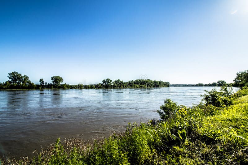 Rampa Do Barco Do Rio Missouri Foto de Stock - Imagem de fotografia ...