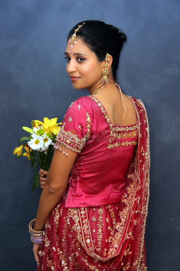 Linda Noiva Indiana foto de stock. Imagem de beleza, oriental - 25049236