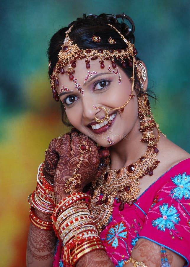 Noiva indiana bonita foto de stock. Imagem de amor, marrom - 2286848