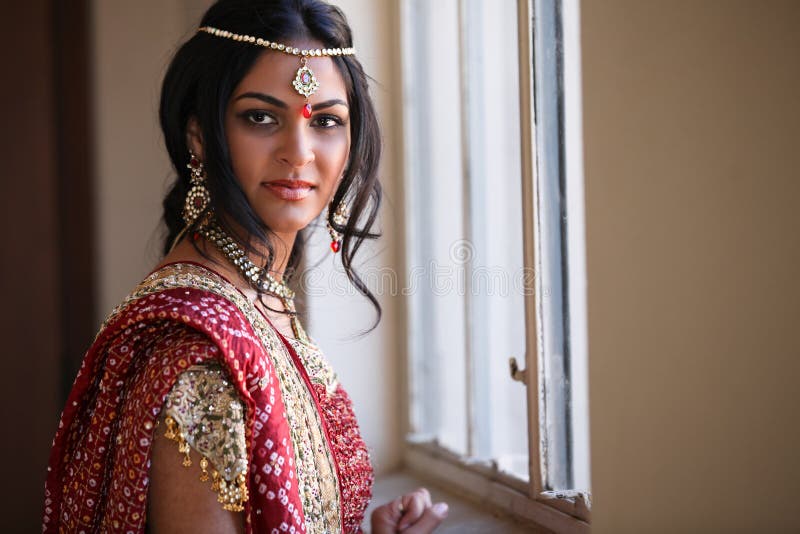 Noiva indiana bonita imagem de stock. Imagem de forma - 25049177