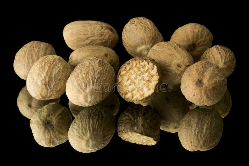 Noix de muscade photo stock. Image du partie, sain, noix - 52167250