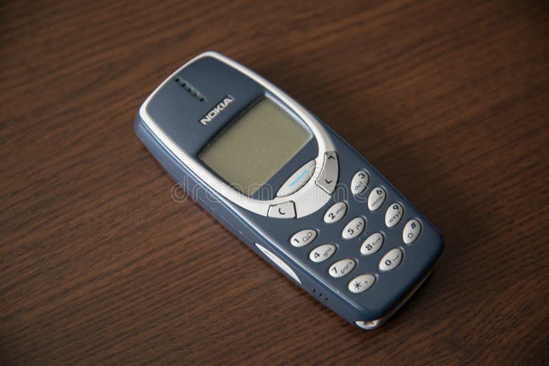 117 Nokia Viejo 3310 Fotos de stock - Fotos libres de regalías de ...