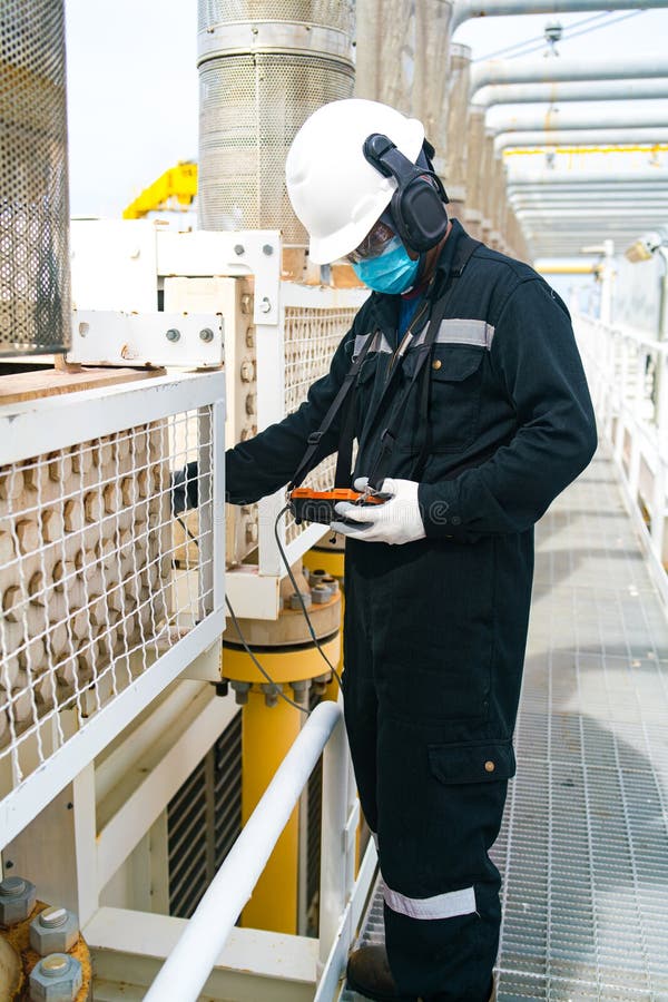 A Non-destructive Testing Technician is Checking Stock Image - Image of ...