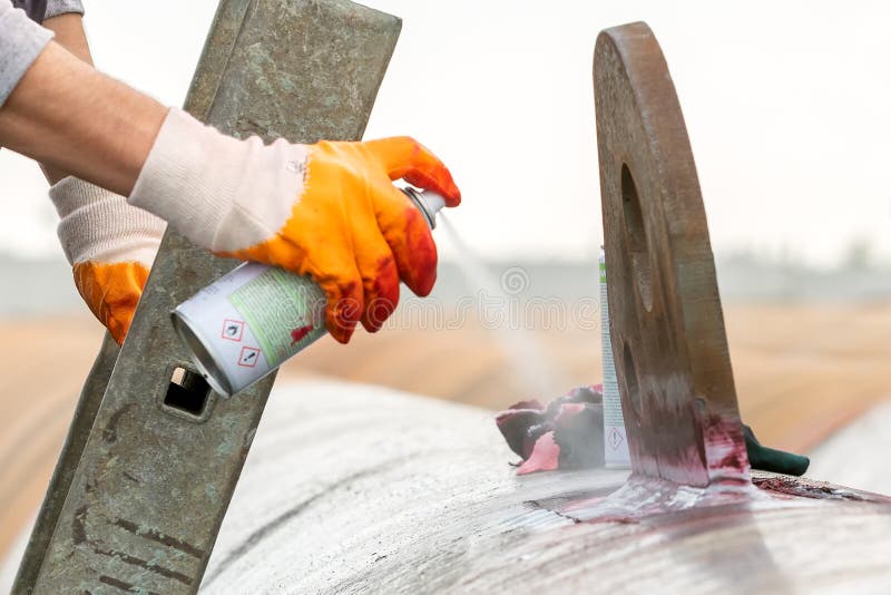 The Non-destructive Testing Technician is Inspection To Welds of ...