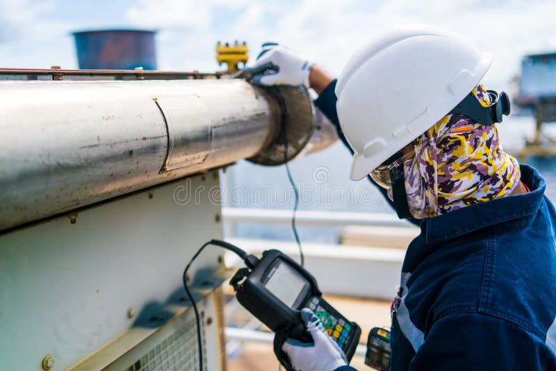 Non-destructive Testing Technicians are Checking Stock Image - Image of ...