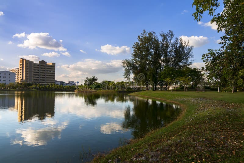 Nong Prajak Public Park stock foto. Image of park, bezinning - 63528924