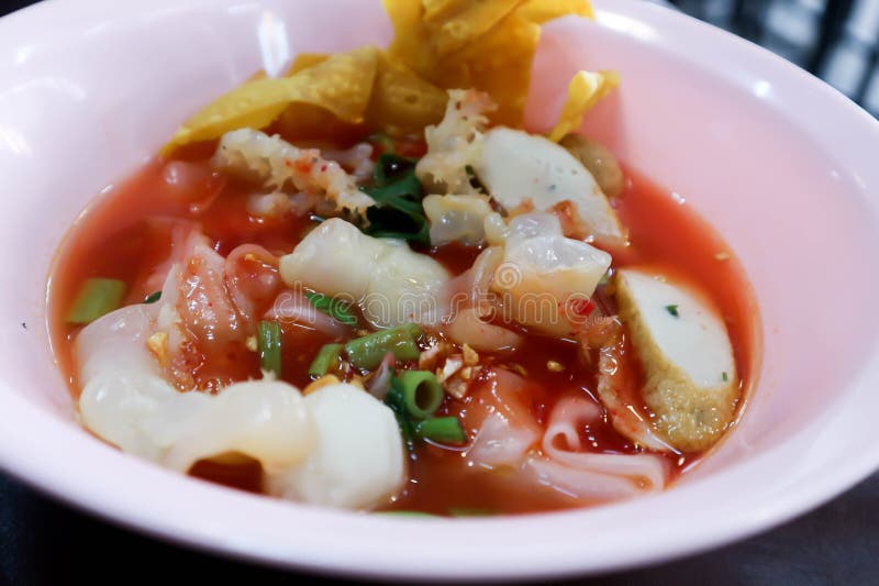 Noodles with Fish Ball , Jellyfish and Fried Wonton Stock Image - Image ...