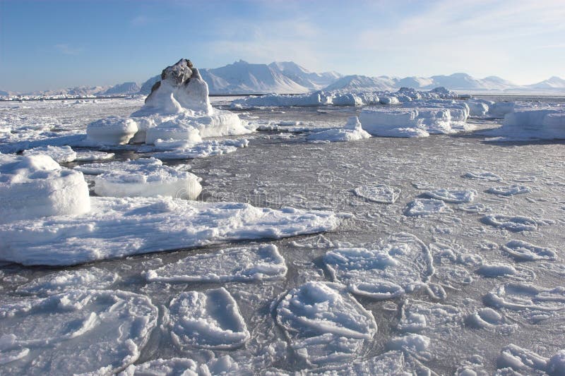 Noordpool De Winterlandschap - Overzees, Gletsjer, Bergen Stock Foto ...