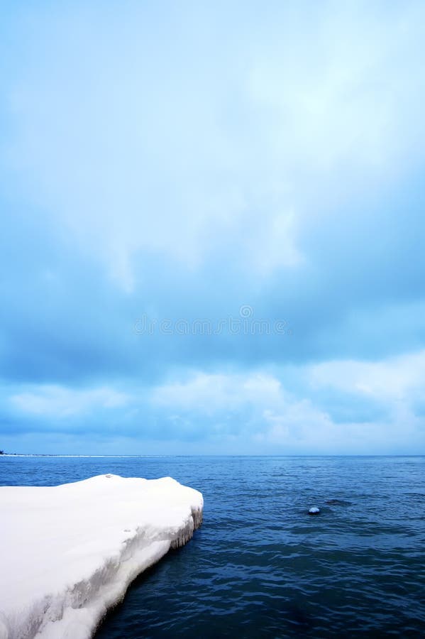 Noordpool Eiland stock foto. Image of ijsschol, nave, noord - 1606926