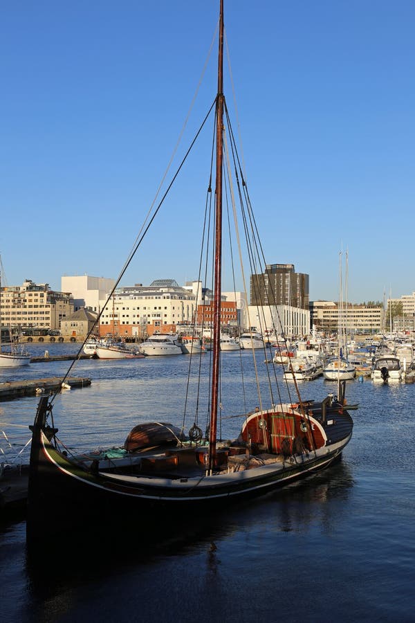 Hafen von Bodo, Norwegen stockfoto. Bild von farben, fischen - 17532728