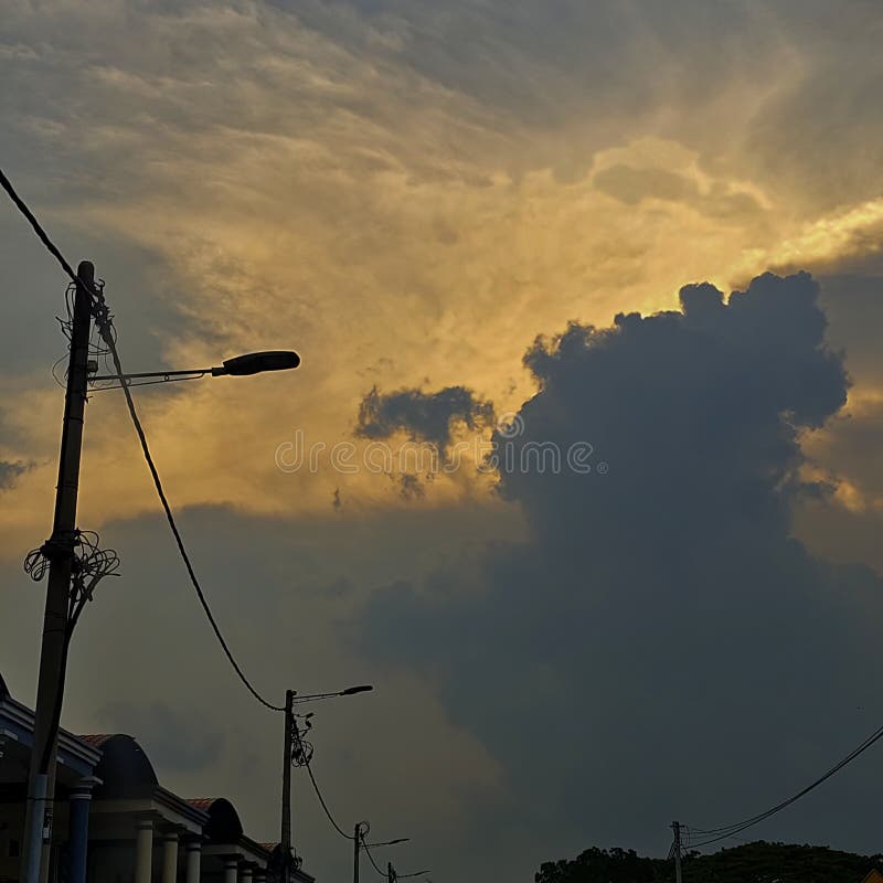 A normal sunset of 520 stock image. Image of evening - 247858283