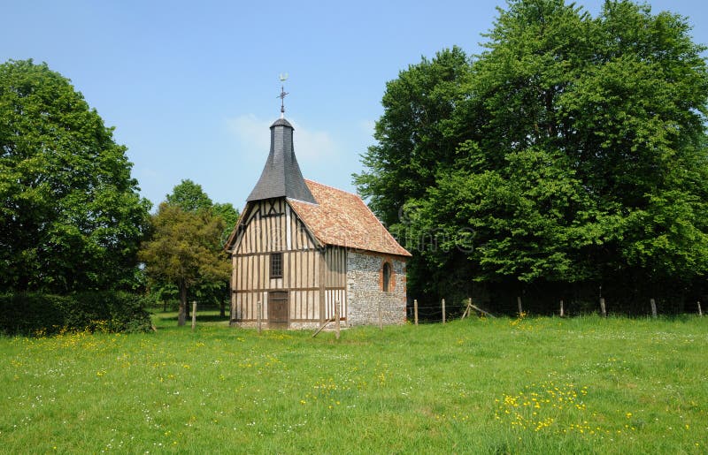 Normandie, La Chapelle De L Essart Mador in La Foret Di Lione Immagine ... Normandie, La Chapelle De L Essart Mador in La Foret Di Lione Immagine ...