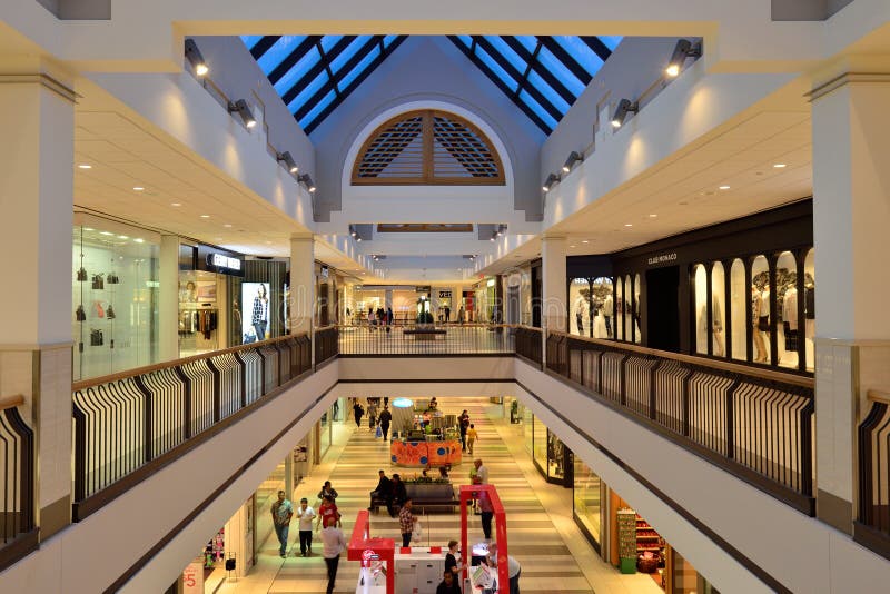 North America Shopping Mall Picture. Image: 84966714