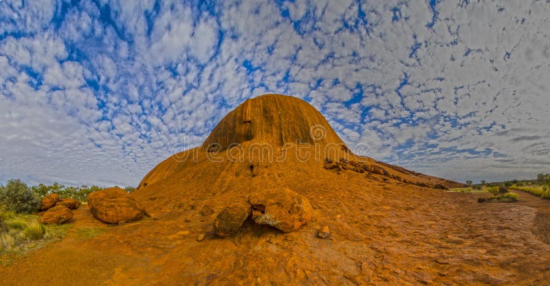 Uluru and cloudscape editorial photo. Image of landscape - 8265771