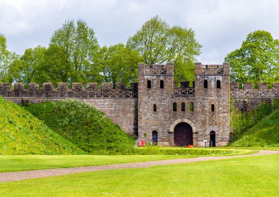 North Gate of Cardiff Castle Stock Photo - Image of cardiff, fort: 55698990