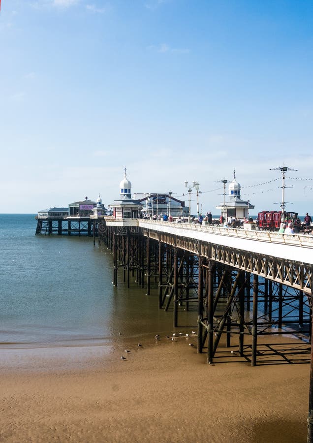 North Pier, Blackpool editorial photography. Image of blue - 196854287