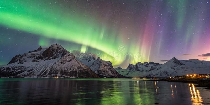 Northern Lights Reflection in the Ocean Stock Illustration - Illustration of snowy, nightview ...
