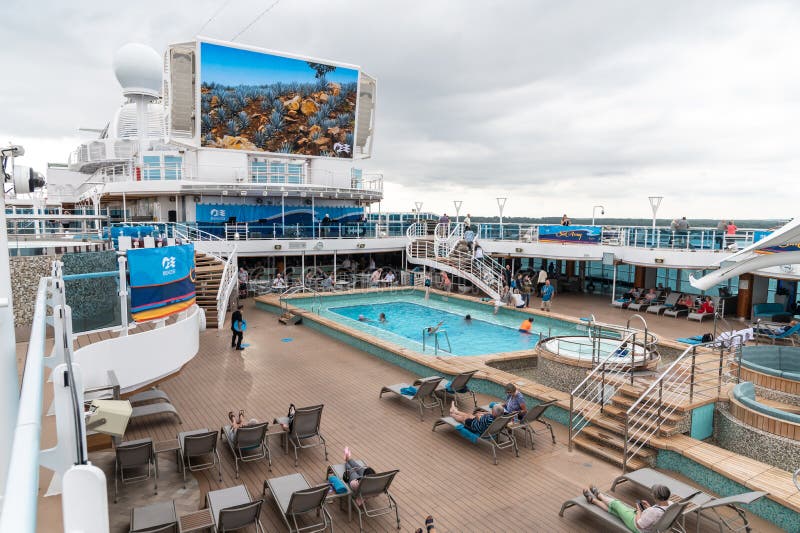 Sky Pool Lido Deck Enchanted Princess Editorial Photography - Image of ...