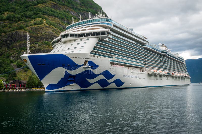 Enchanted Princess Wake View Pool Editorial Photo - Image of cruise ...