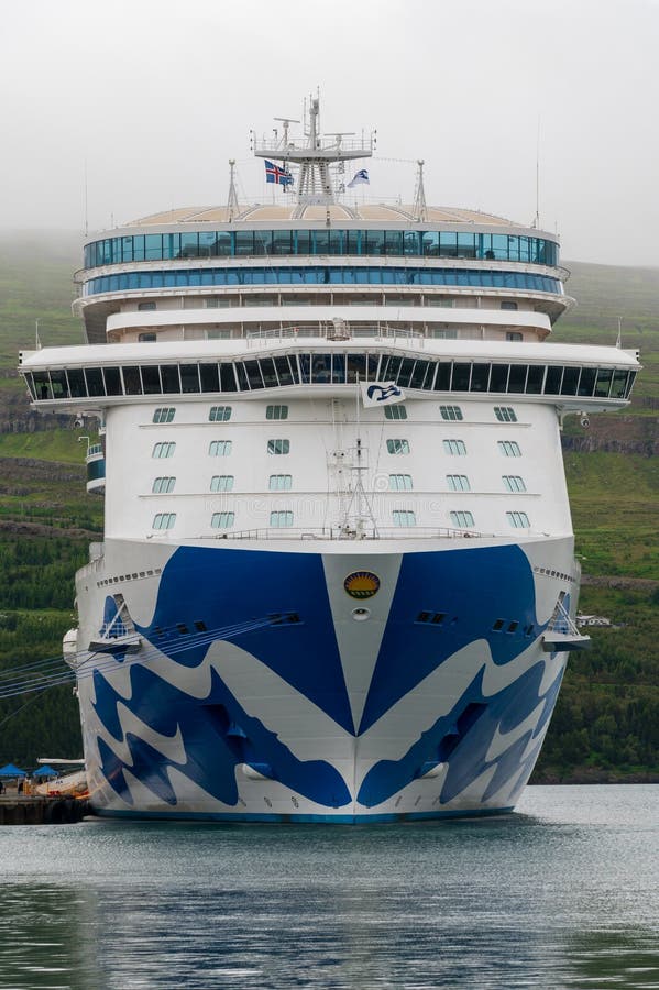 Enchanted Princess Lido Deck, Pool and Seascreen Editorial Stock Image ...