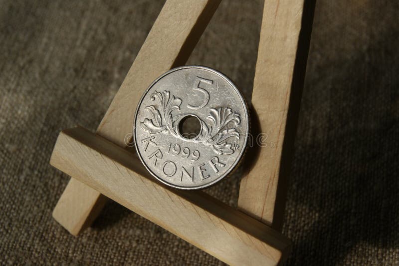 5 Norwegian Kroner Coin 1999 Tail Stock Photo - Image of metal, finance ...