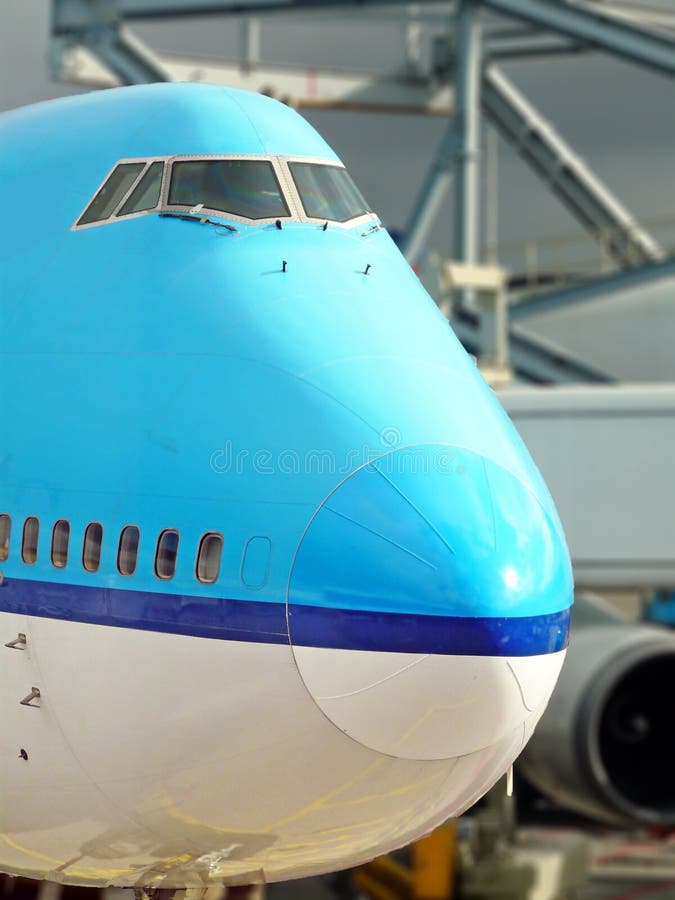 Boeing 787 Dreamliner nose editorial stock image. Image of plane - 20890684